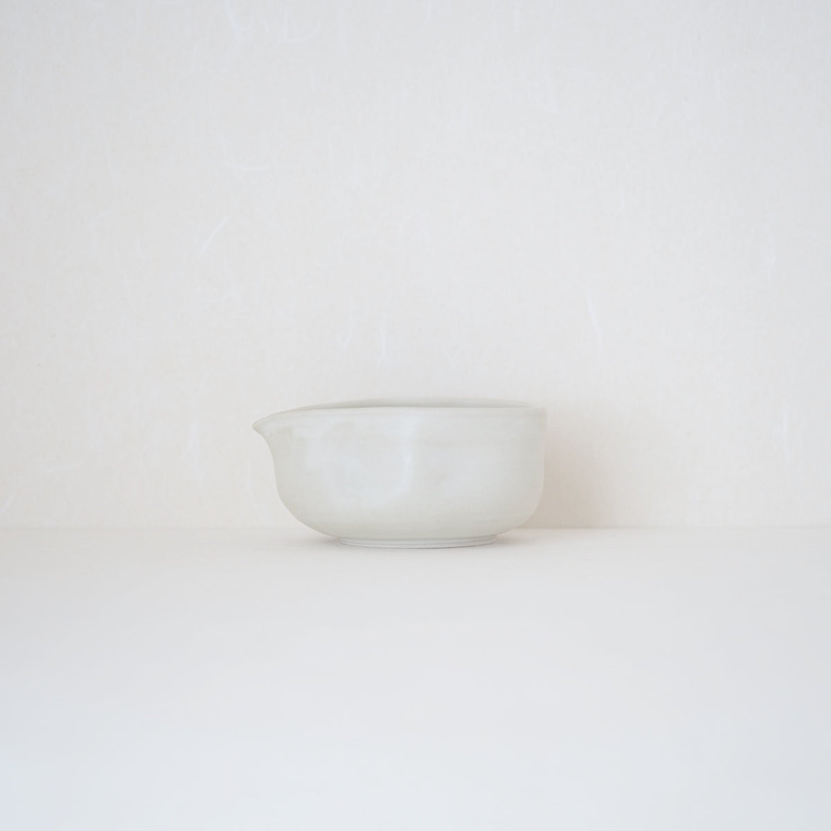 Eggshell Wobbly Mixing Bowl – Studio Kō